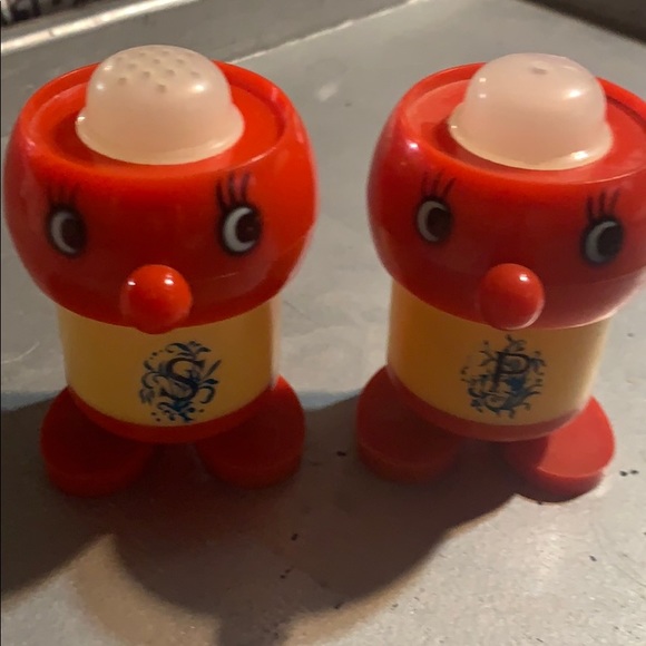 Kitchen | Vintage 7s Salt Pepper Shakers Robots | Poshmark